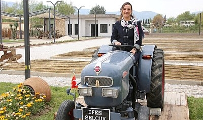 MC FİLİZ SENGEL! "GIDA EGEMENLİĞİ" DEDİ, FAST FOOD TEKELİ MC DONALDS'A ...